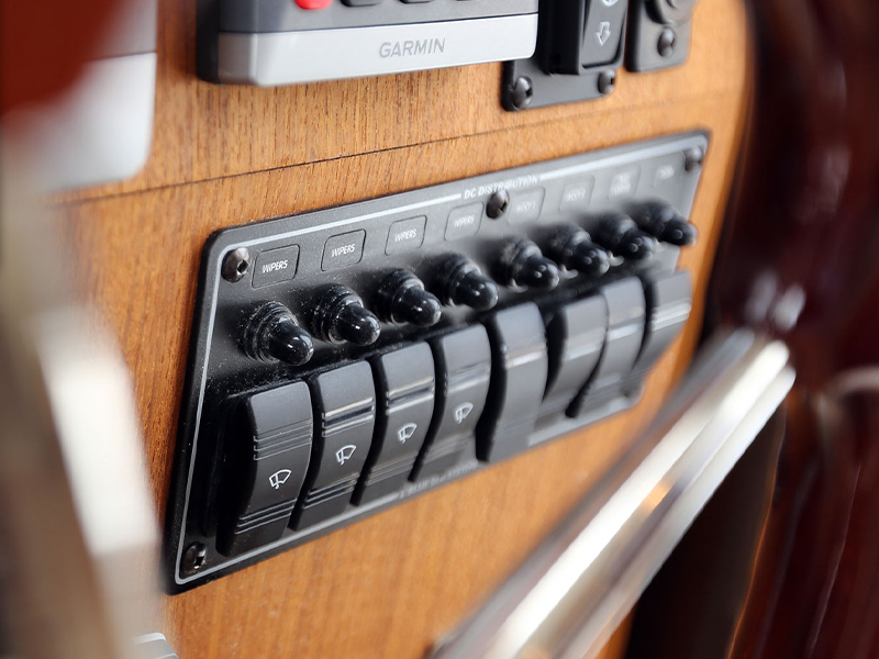 Blue Sea Systems 8371 IP66 Water-Resistant Circuit Breaker Switch Panel ...